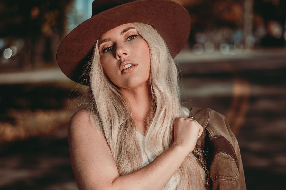 How To: Shallow Depth of Field Portraits Outdoors