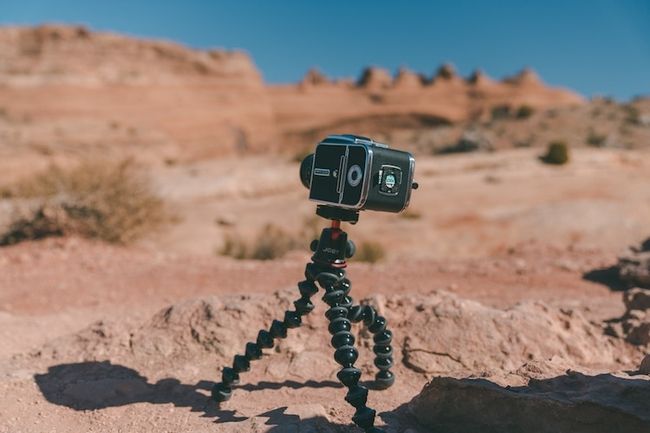 16 Must-have Camera Accessories for Travel Photographers