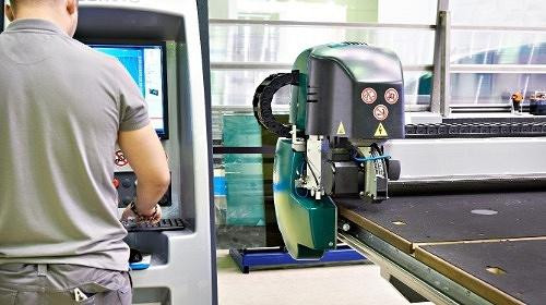 Cięcie szkła | ANGRA Glass Technology