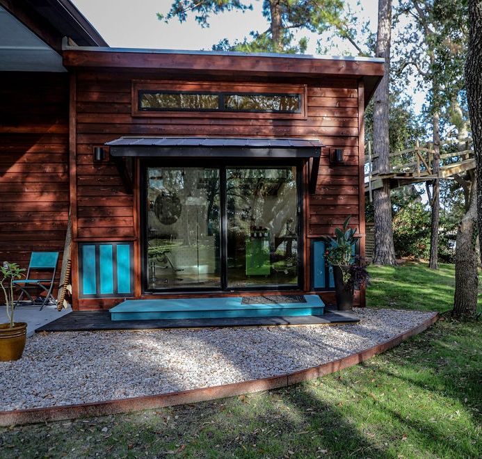 JC Davis Hairstylist