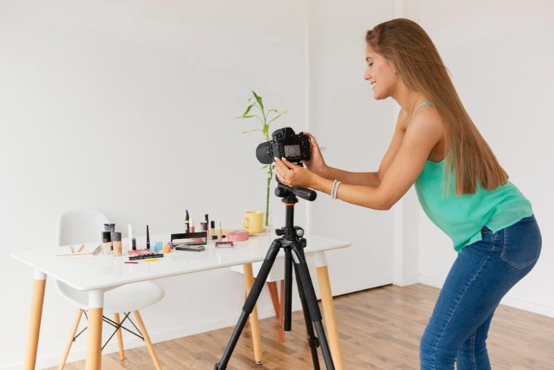 DIY Product Photography Tips - 2023 Guide ( Setup + Lighting & More)