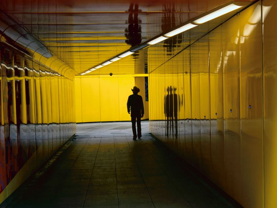 Colour Street Photography Gallery Portfolio - Linda Wisdom