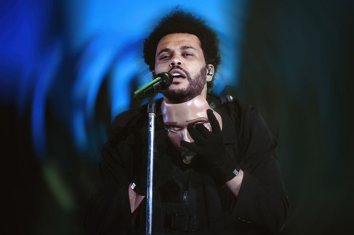 SHOW PHOTOS: The Weeknd Performs With a Massive Production
