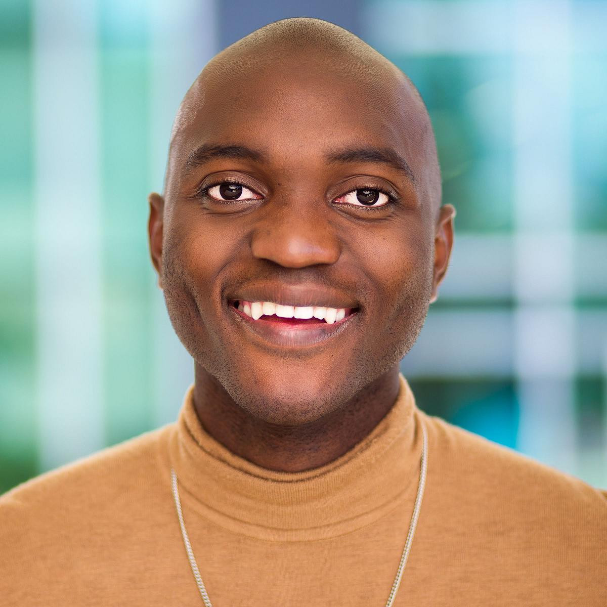 How to take a great LinkedIn profile photo