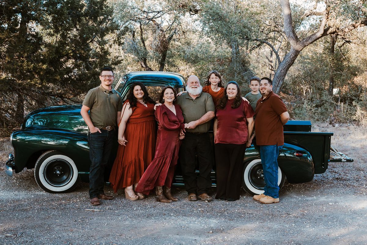 What to Anticipate in a Multi-Family Photo Session
